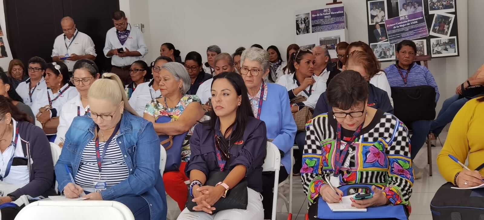 Costa Rica: Trabajadoras de la Educación reflexionan sobre su situación ...