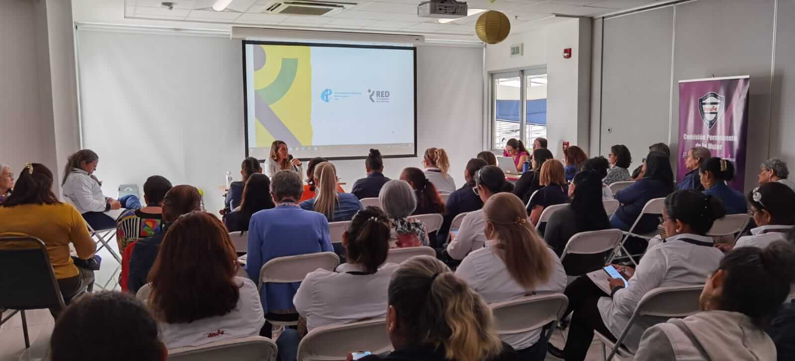 Costa Rica: Trabajadoras de la Educación reflexionan sobre su situación ...
